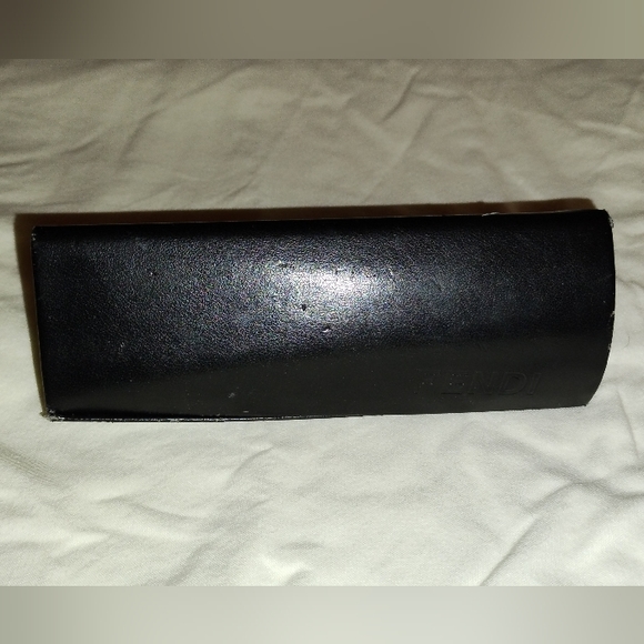 Fendi | Accessories | Vintage Fendi Black Leather Triangle Claim Shell ...